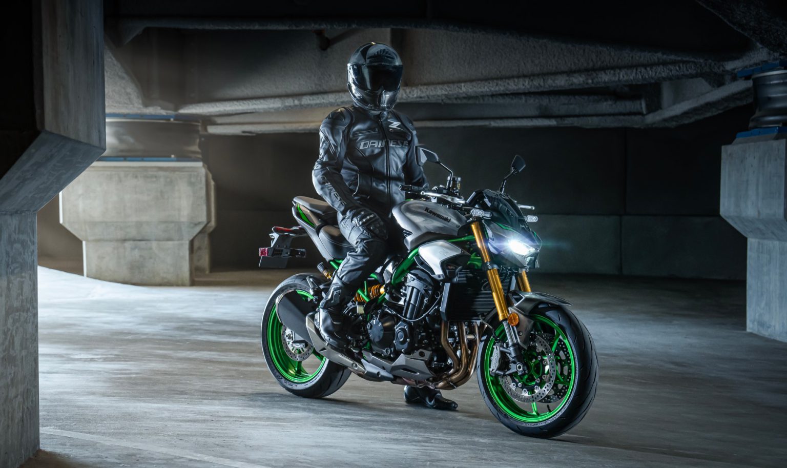 Kawasaki Z900 review met voor en nadelen - BIJCK World